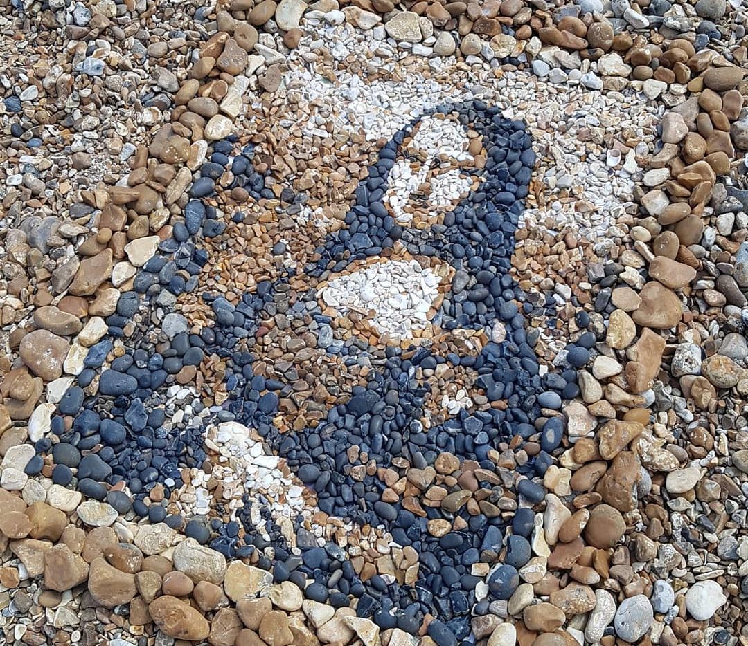 Justin Bateman Recreates Iconic Artworks on the Beach Using Pebbles ...