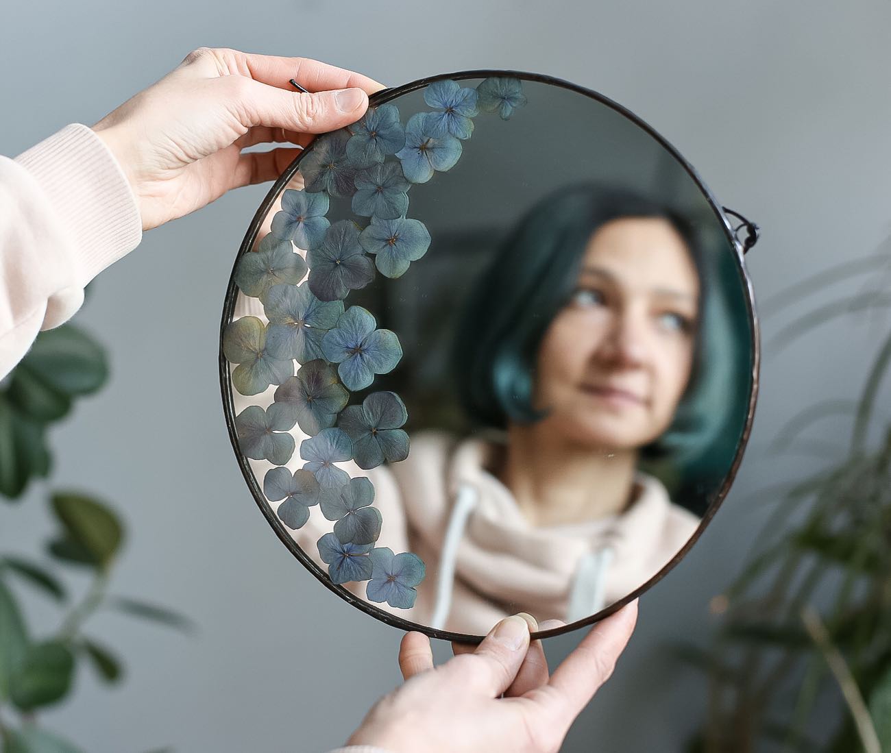 Artist Creates Nature-Inspired Mirrors You'll Immediately Want to Own ...